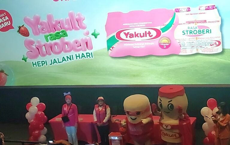 Baru, Yakult Hadir dengan Rasa Stroberi - Ganlop.com